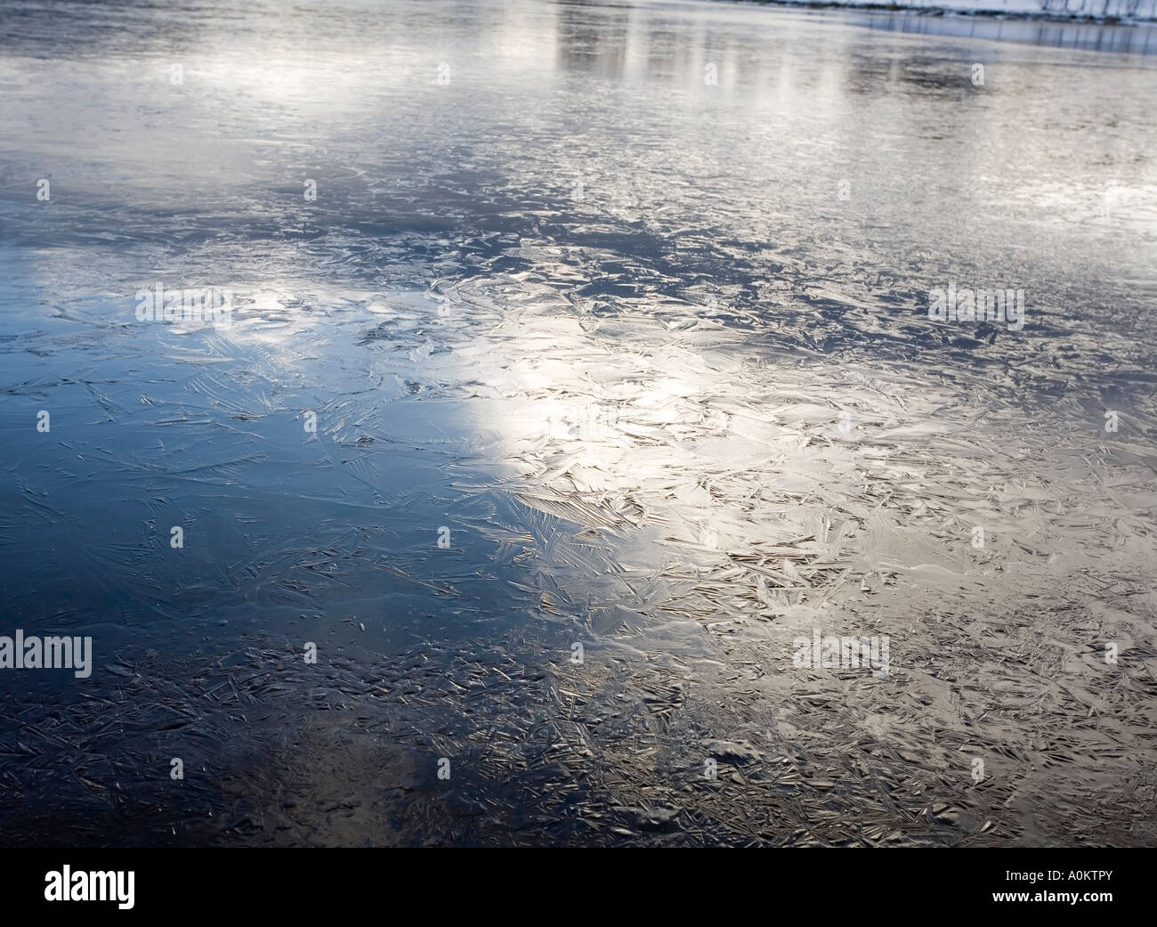 Frozen ice lake weak hi-res stock photography and images - Alamy