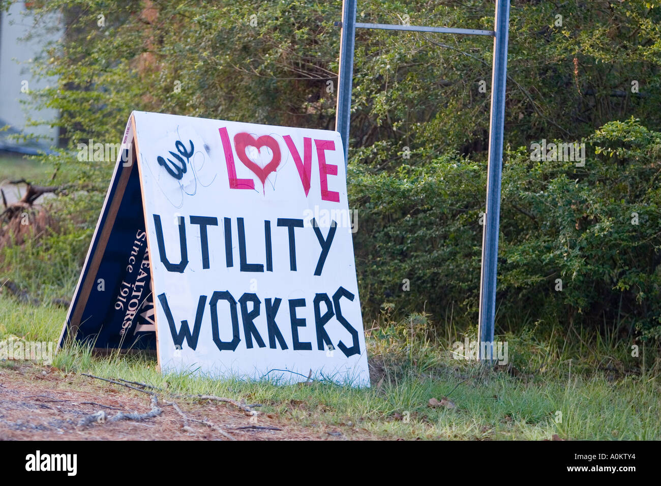 Road sign side wind hi-res stock photography and images - Alamy