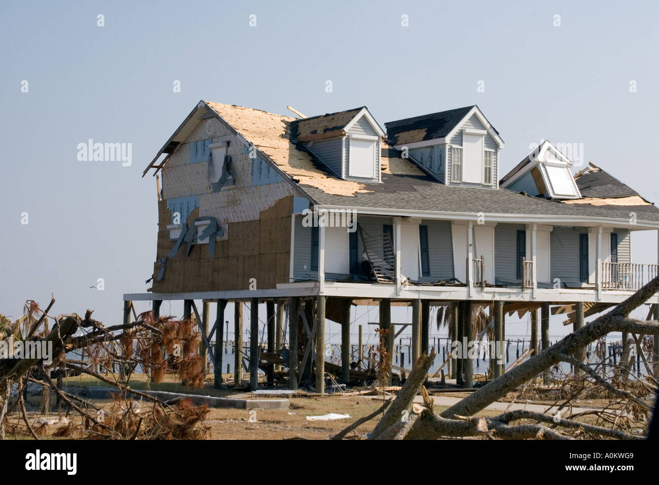 Damaged house after hurricane katrina hi-res stock photography and ...