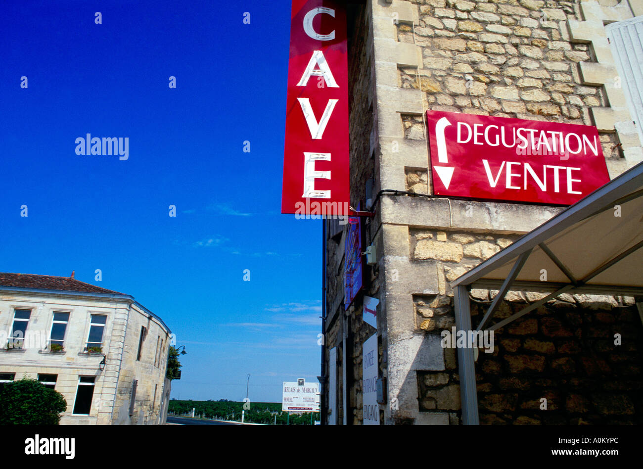 Cave signs hi-res stock photography and images - Alamy