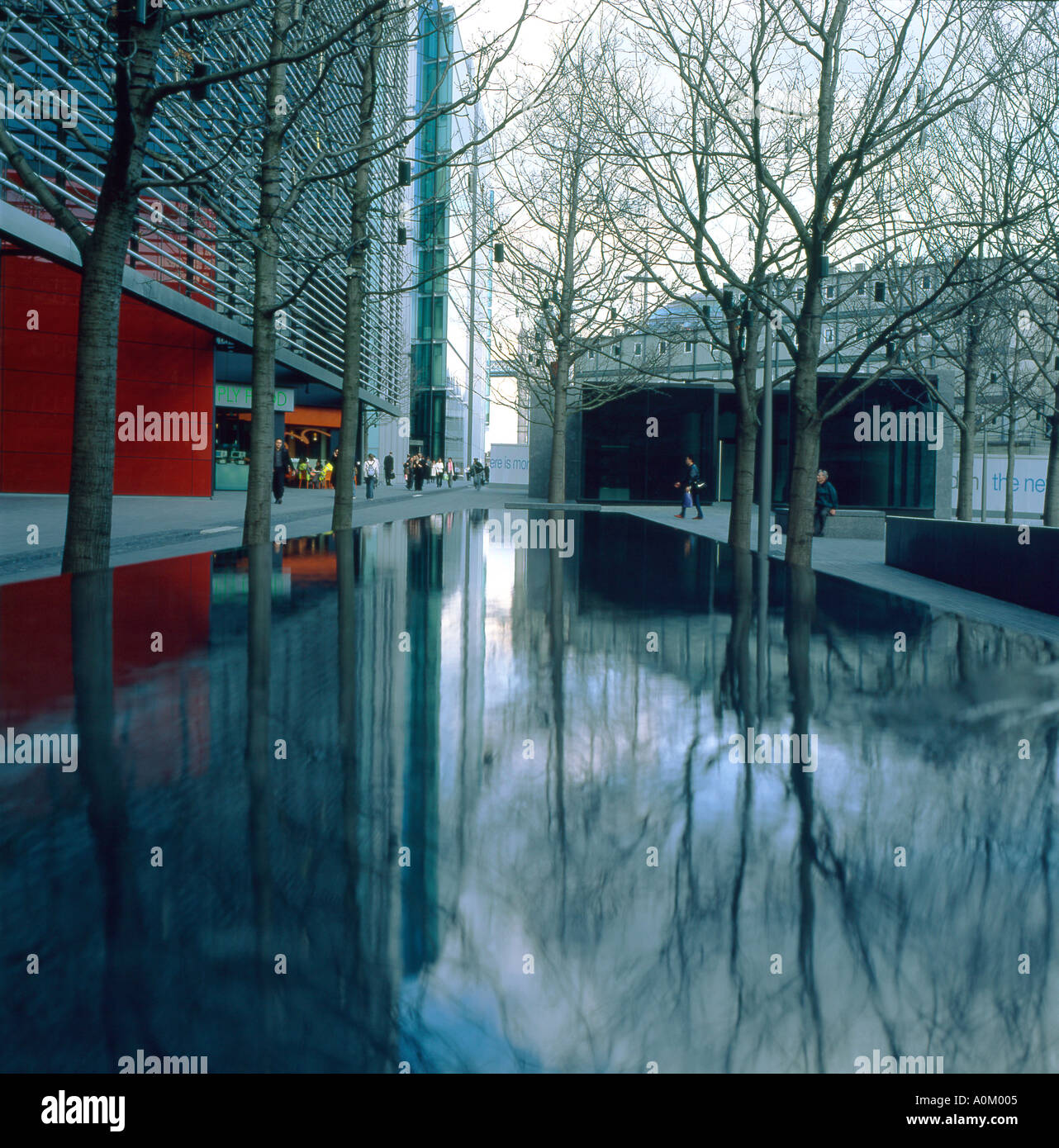 More London urban space and office buildings near Tower Bridge and City ...