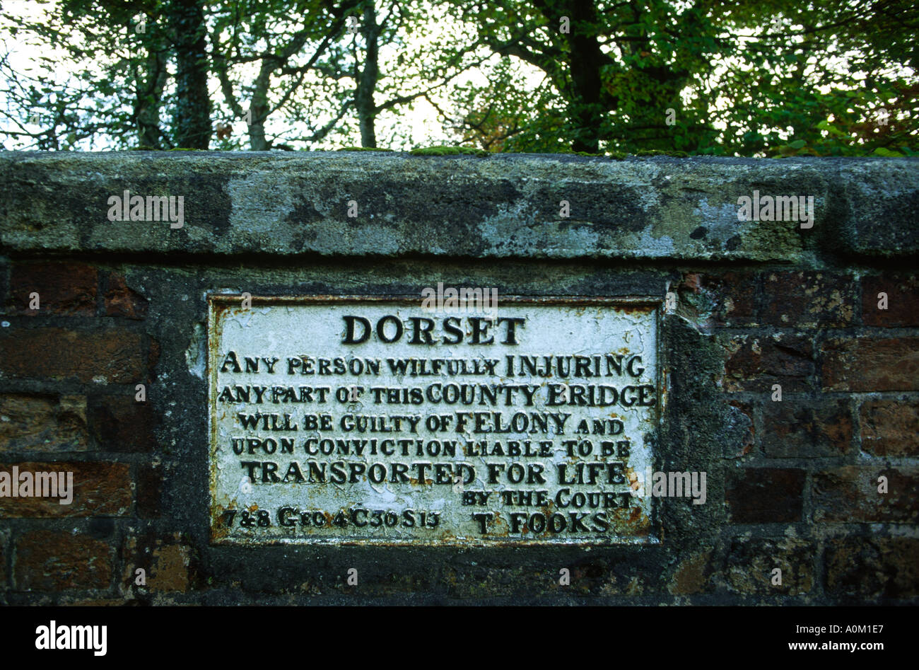 Bridge warning sign dorset hi-res stock photography and images - Alamy