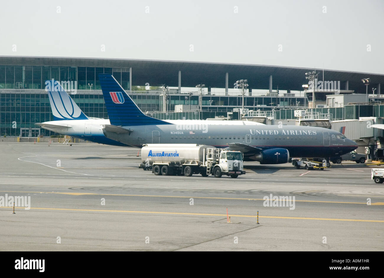 Air traffic control tower at laguardia airport hi-res stock photography ...