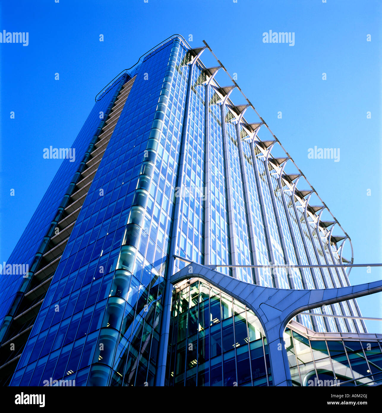CityPoint Tower glass office building on 1 Ropemaker Street in the City ...
