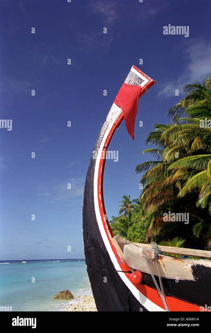Traditional dhoni boat in maldives hi-res stock photography and images ...