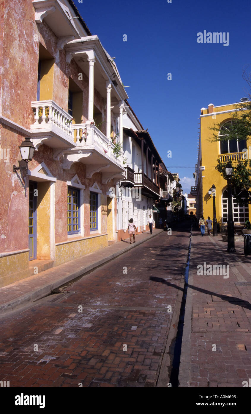 Streets in colombia hi-res stock photography and images - Alamy
