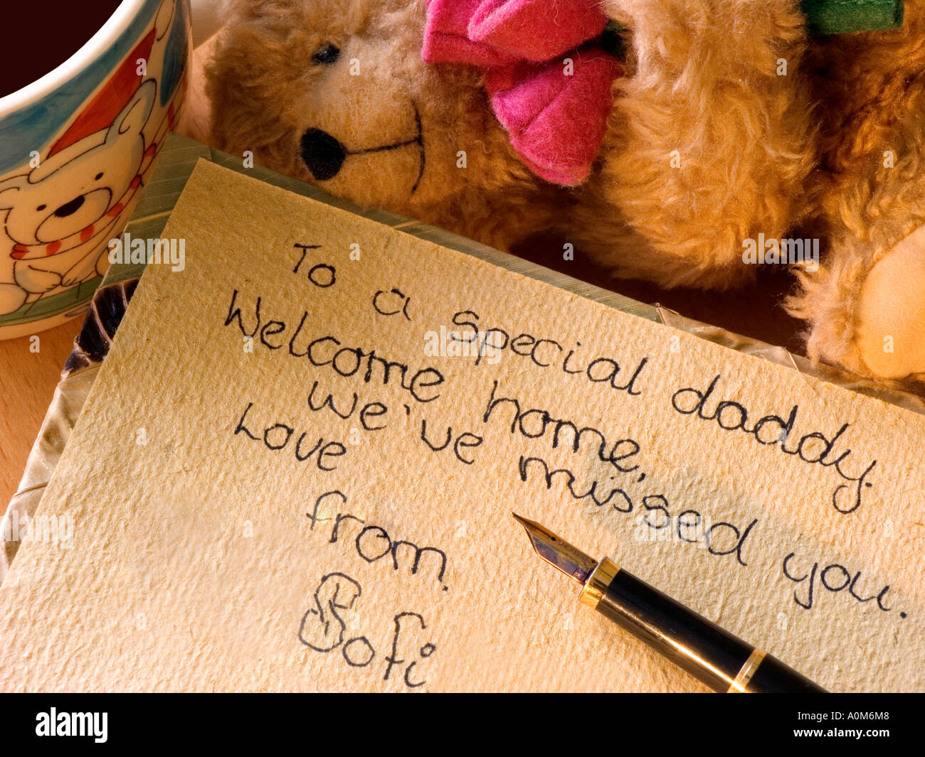 Welcome home daddy hi-res stock photography and images - Alamy