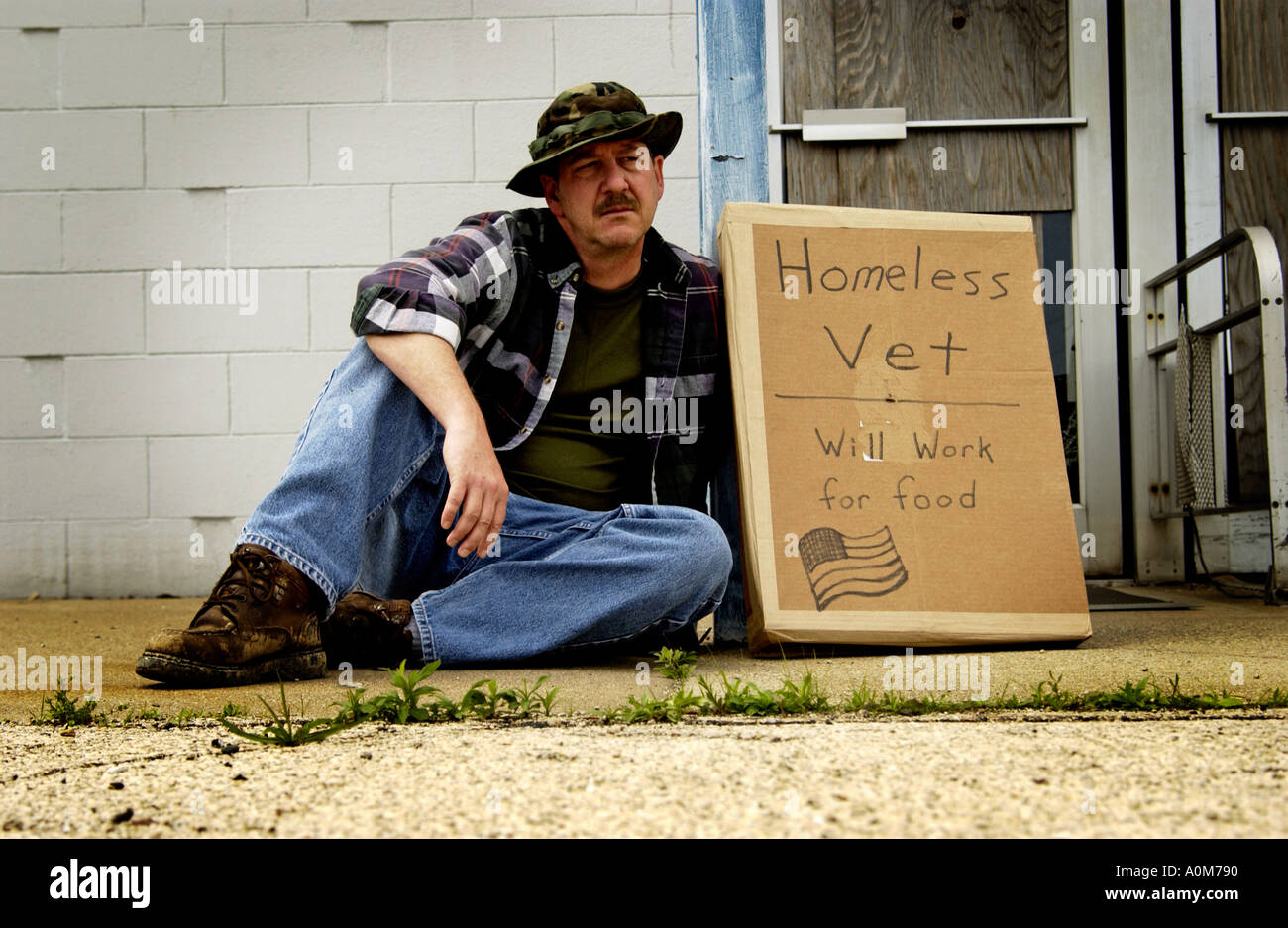 Homeless veteran hi-res stock photography and images - Alamy