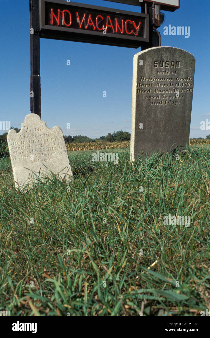 Art deco gravestone hi-res stock photography and images - Alamy