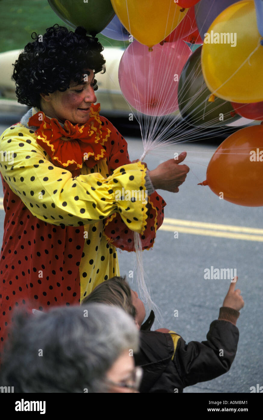 Ballons and clown hi-res stock photography and images - Alamy