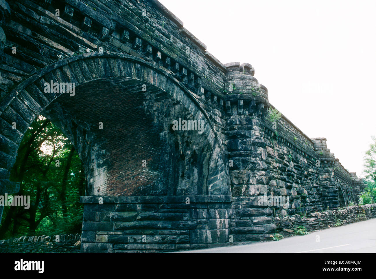 Slate stone arched bridge, in North Wales Stock Photo - Alamy