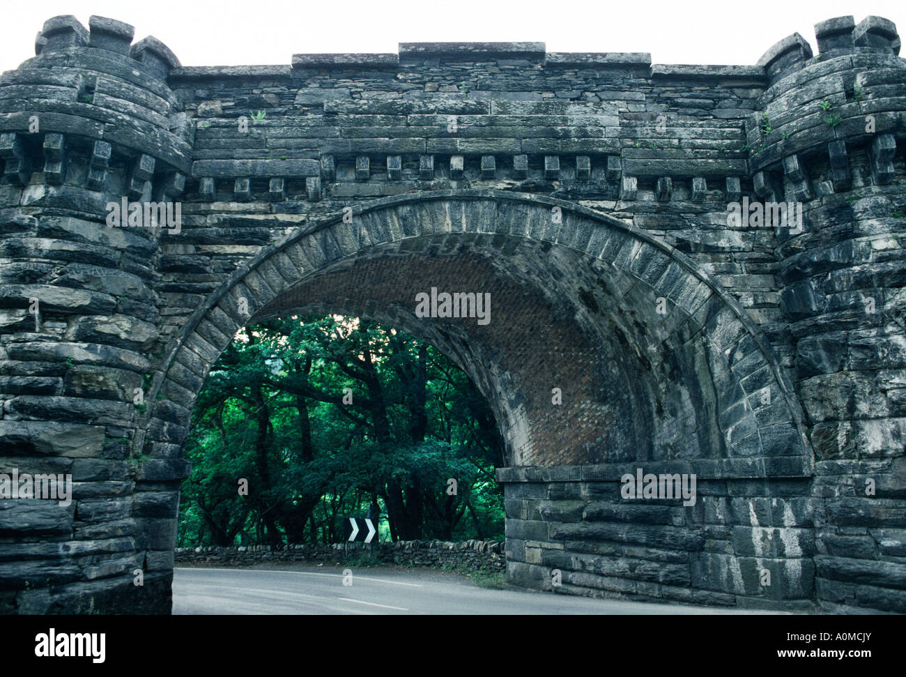 Old welsh stone arched bridge hi-res stock photography and images - Alamy