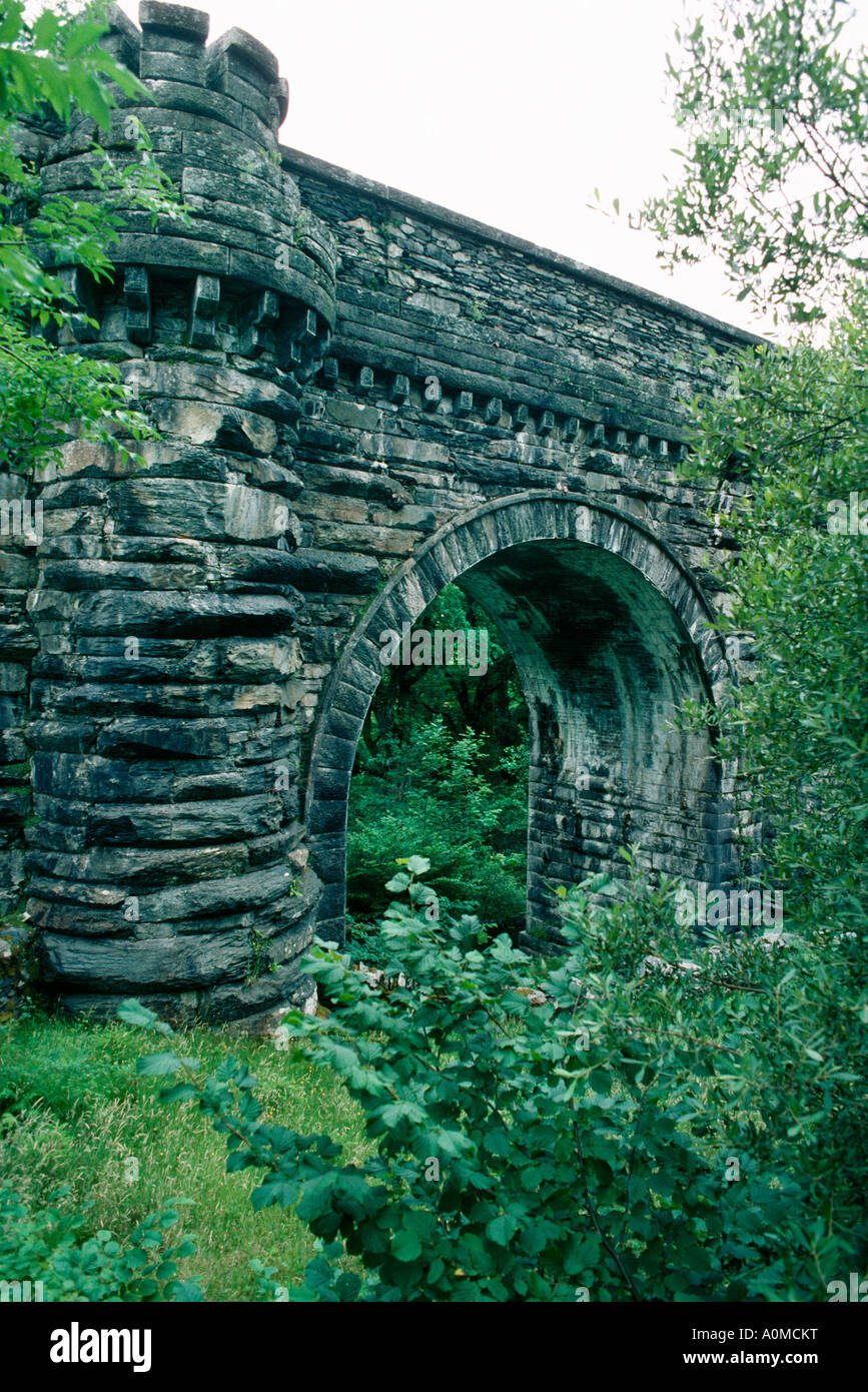 Slate stone arched bridge, in North Wales Stock Photo - Alamy