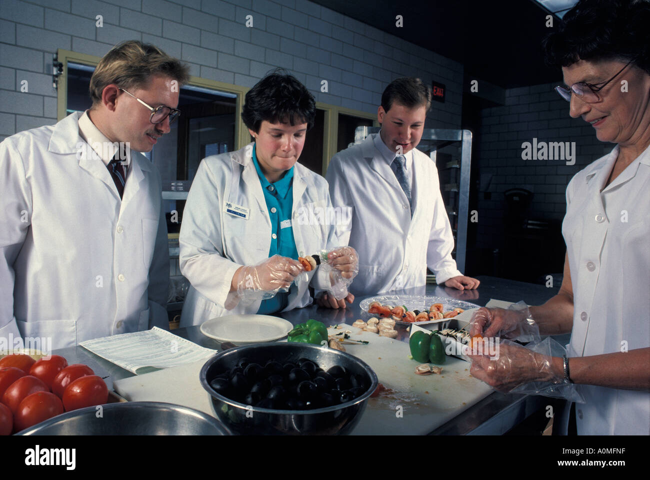 college university dining hall cafeteria food management manager ...