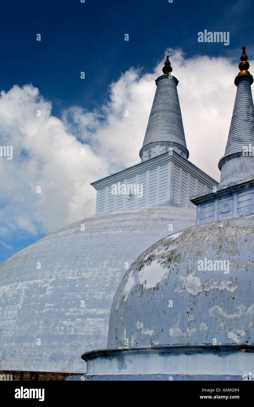 Ruvanvalisaya Dagoba. Anuradhapura, Sri Lanka Stock Photo - Alamy