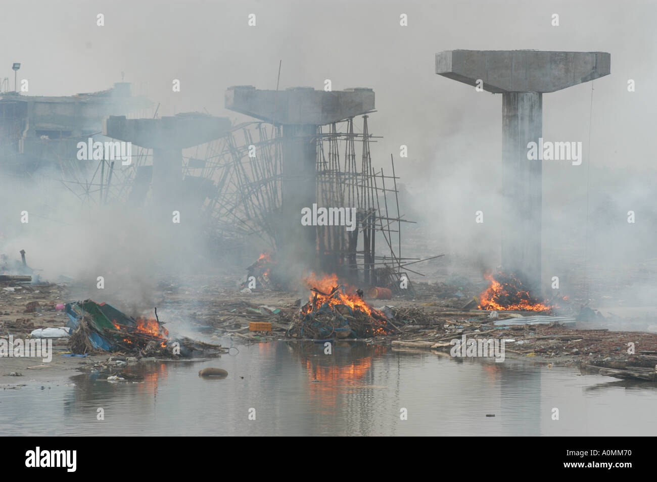 Earthquake damage bridge hi-res stock photography and images - Alamy