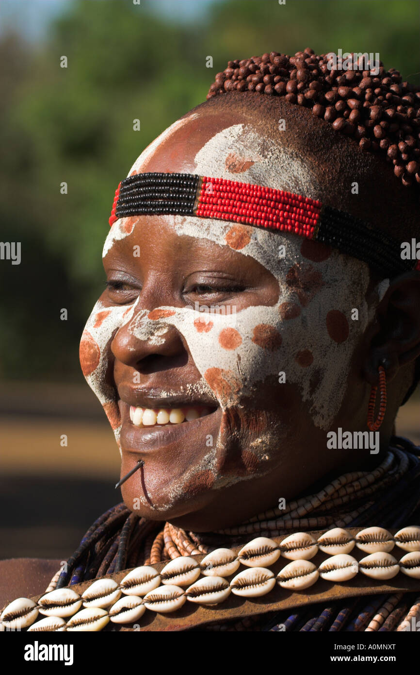 ETHIOPIA Lower Omo valley Mago National Park Karo woman Stock Photo - Alamy