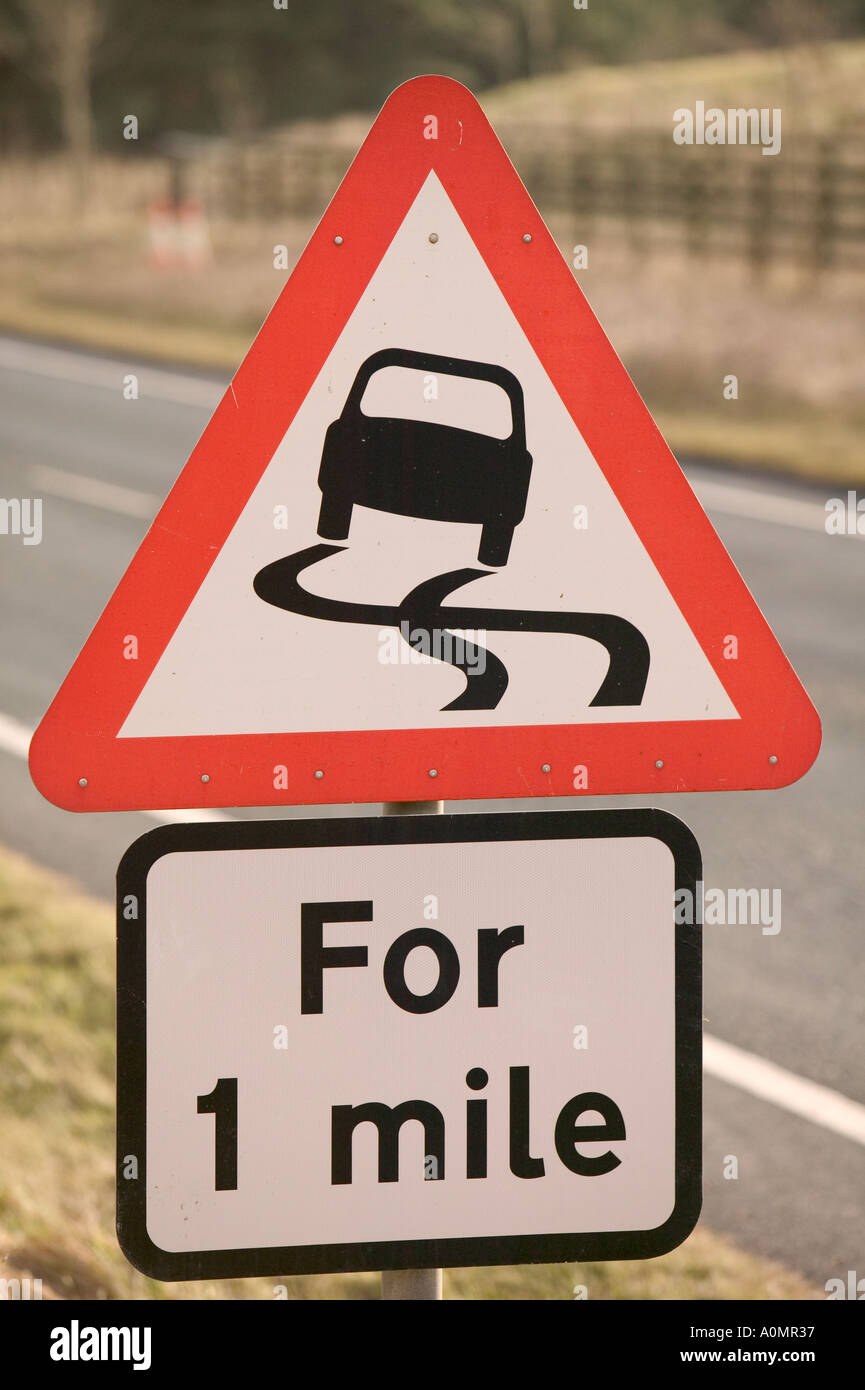Car skidding sign hi-res stock photography and images - Alamy