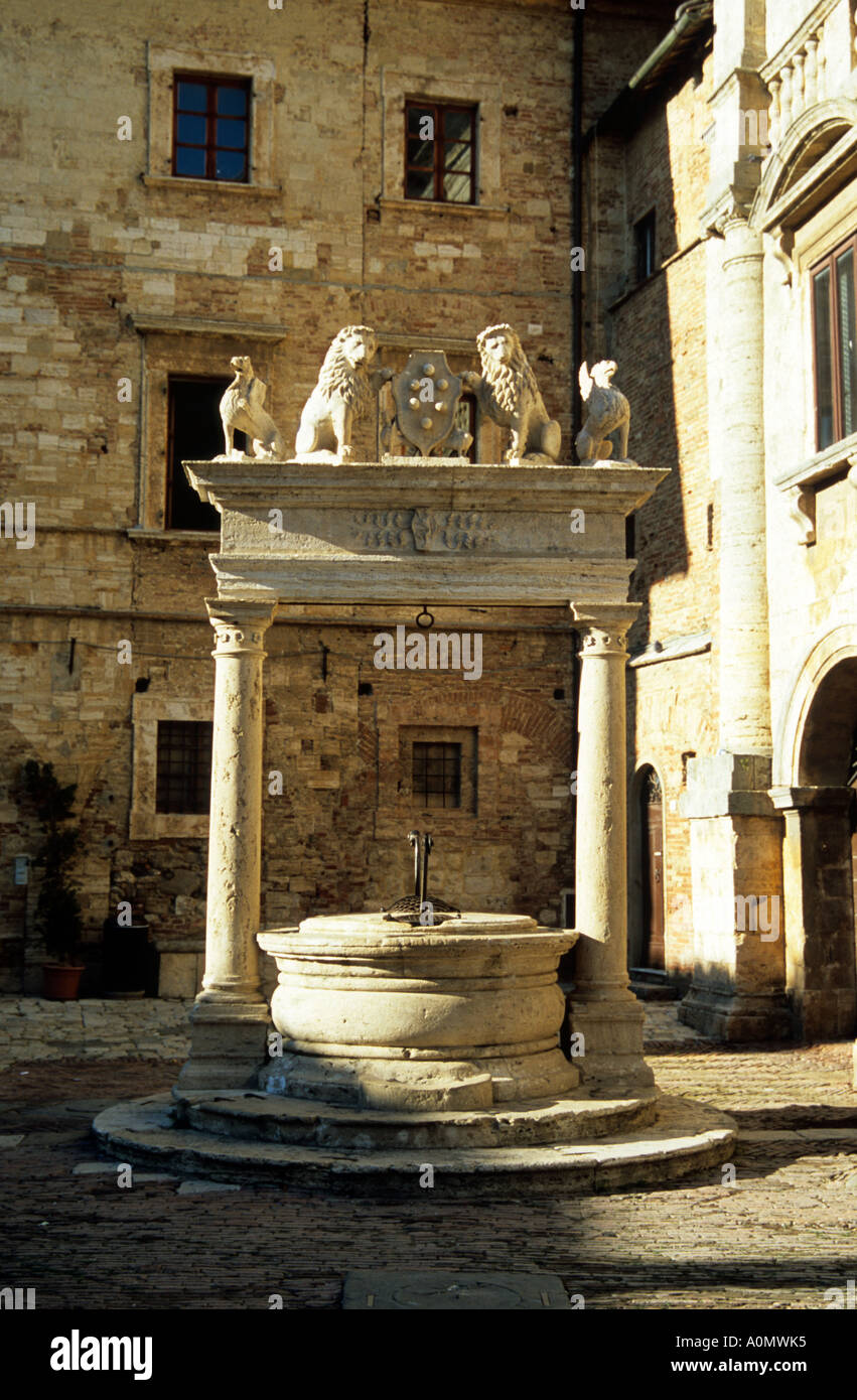 Town Well, Montepulciano, Tuscany Stock Photo - Alamy