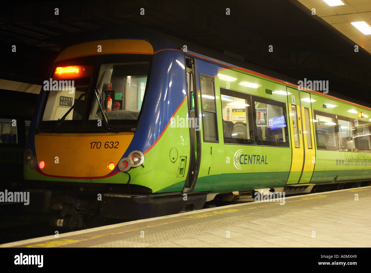 Train at Birmingham New Street station Stock Photo - Alamy