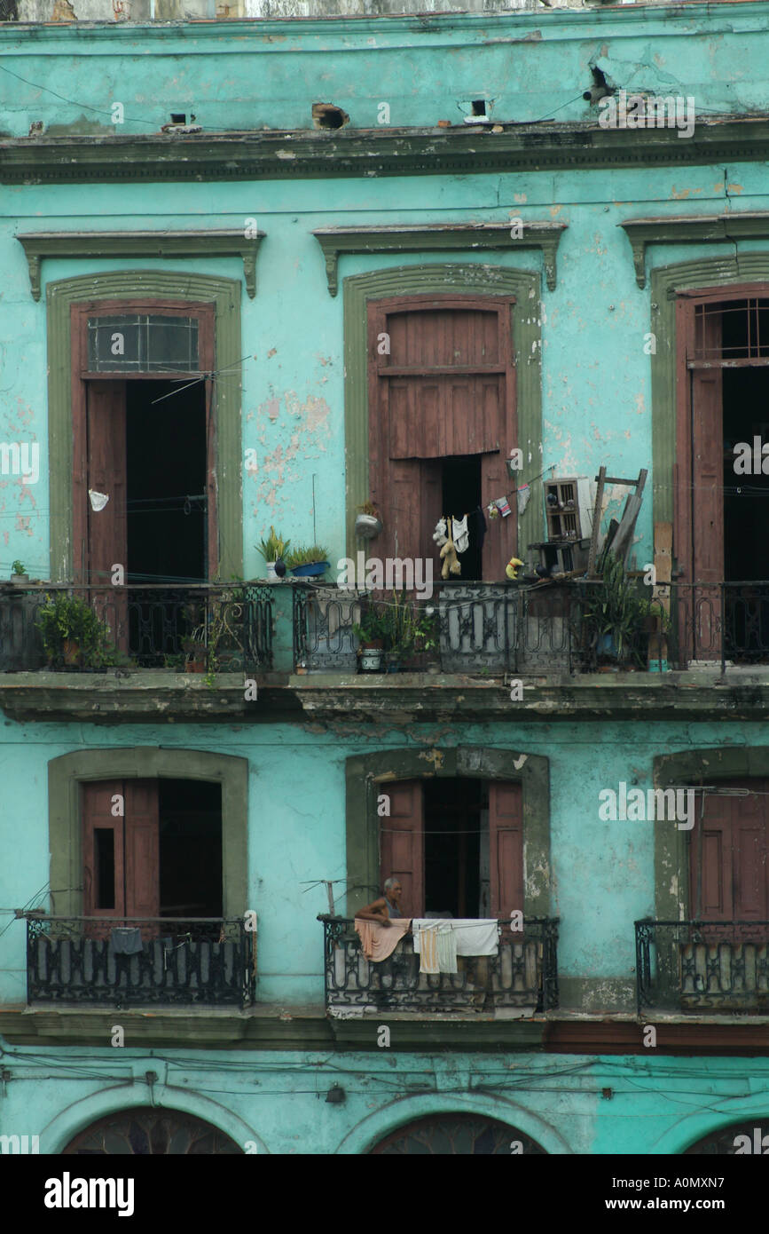 Traditional Cuban colonial building, Havana, Cuba Stock Photo - Alamy