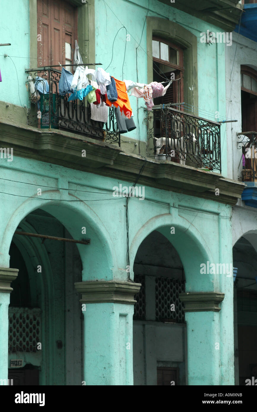 Traditional Cuban colonial building, Havana, Cuba Stock Photo - Alamy