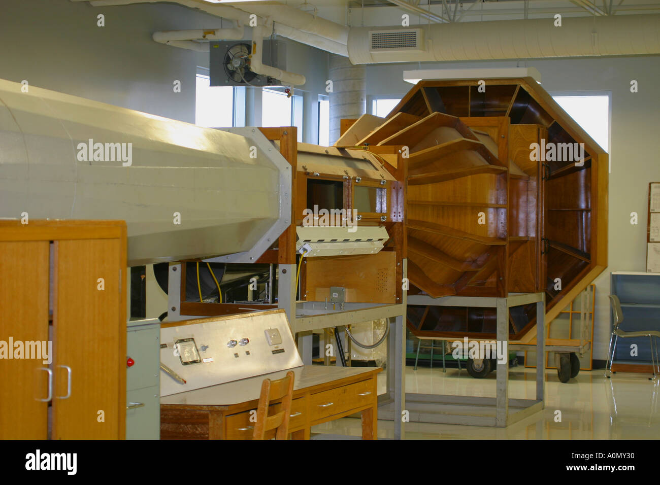 Windy tunnel hi-res stock photography and images - Alamy