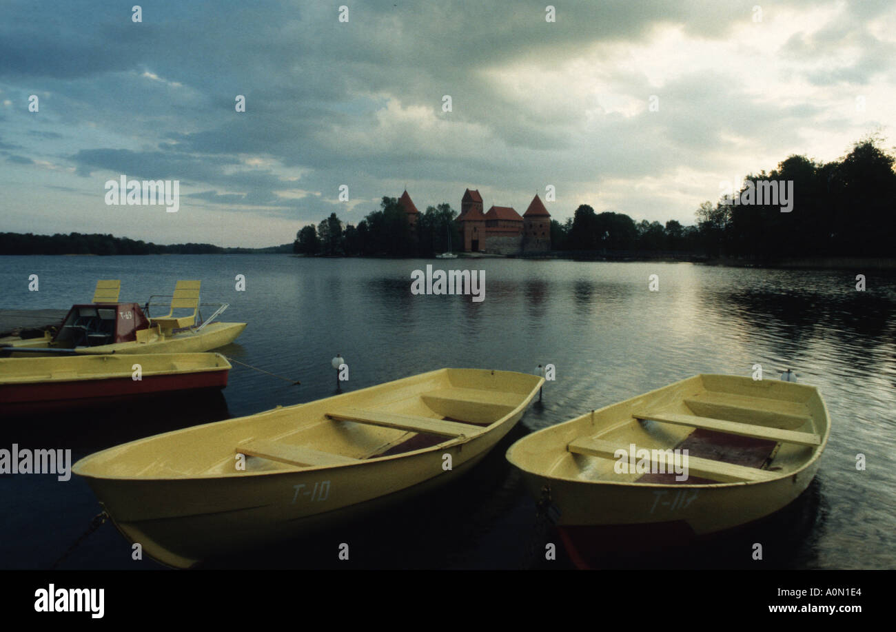daybreak at lake trakai Stock Photo - Alamy