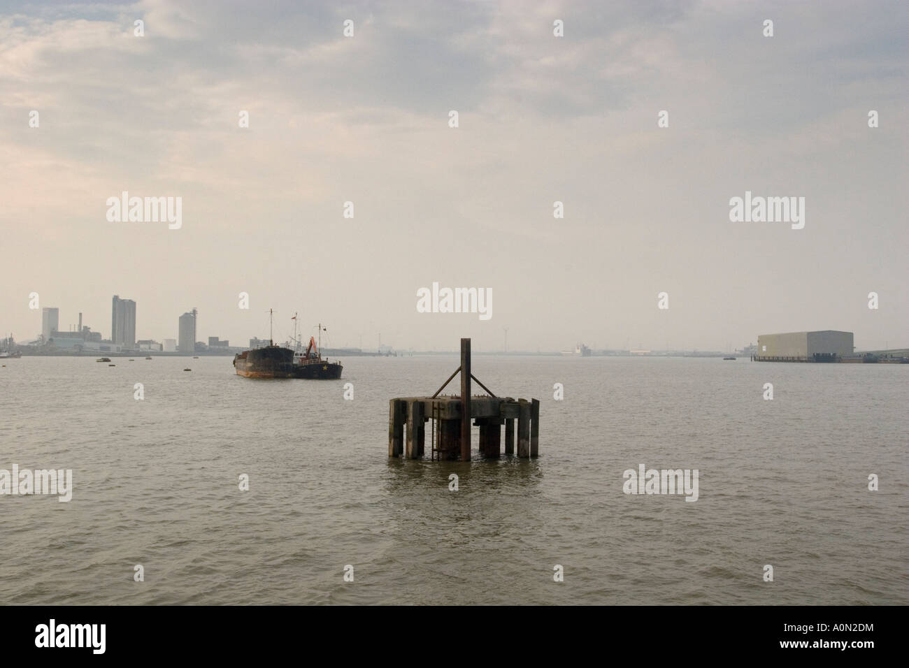 River Thames at Erith looking upriver Stock Photo - Alamy
