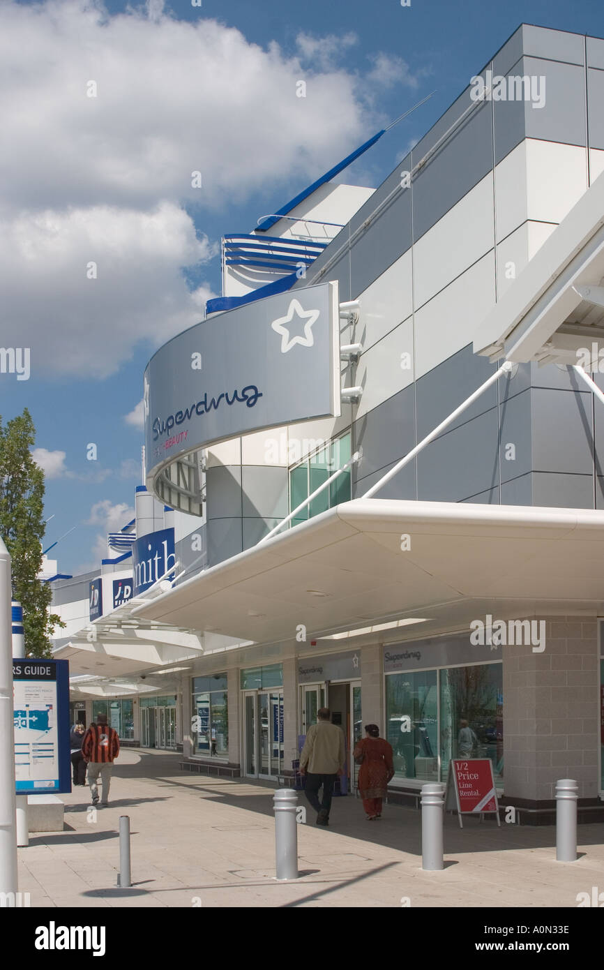 Gallions reach shopping park hi-res stock photography and images - Alamy