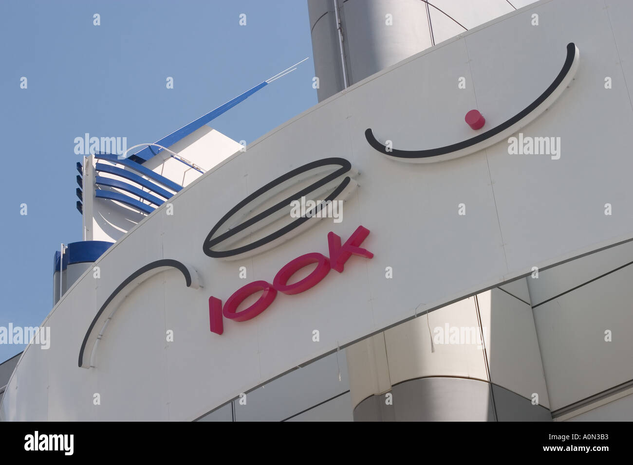 New Look sign - Gallions Reach Retail Shopping Park Beckton Newham East ...