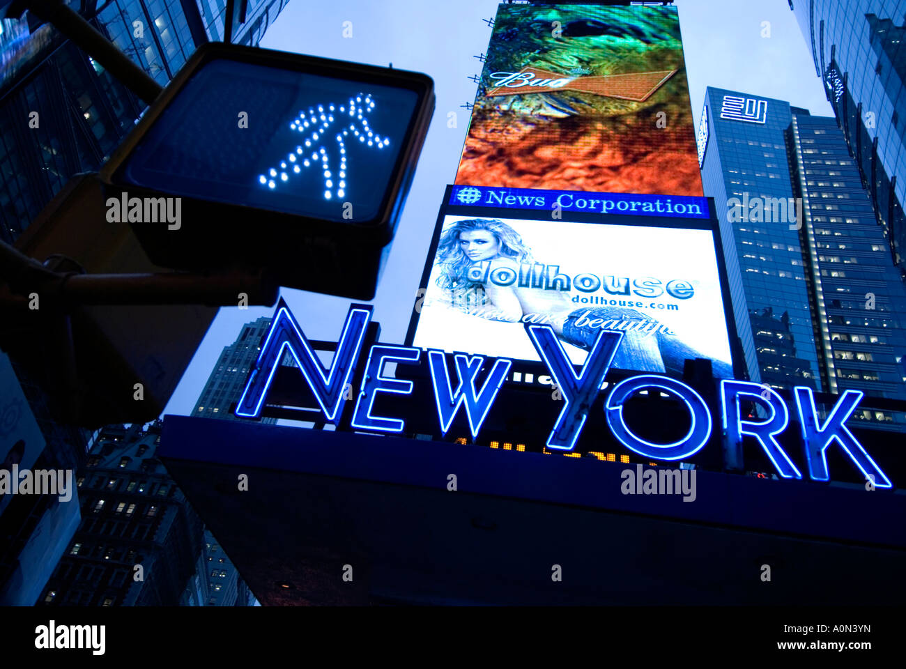 New times square nyc hi-res stock photography and images - Alamy