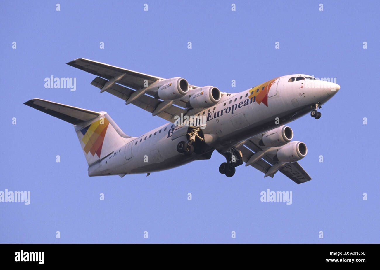 British Aerospace BAe146 Air Europe Landing Approach Heathrow Airport ...
