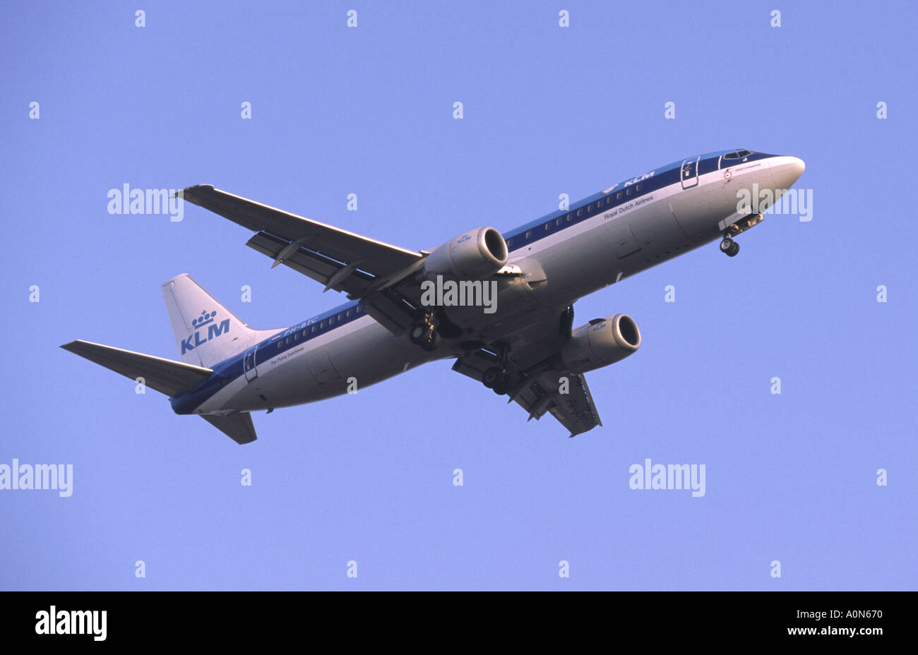 Boeing 737 KLM Landing Approach Heathrow Airport Stock Photo - Alamy