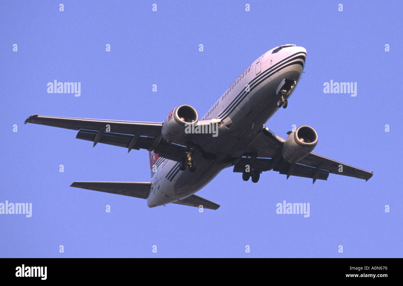 Boeing 737 Swissair Landing Approach Heathrow Airport Stock Photo - Alamy