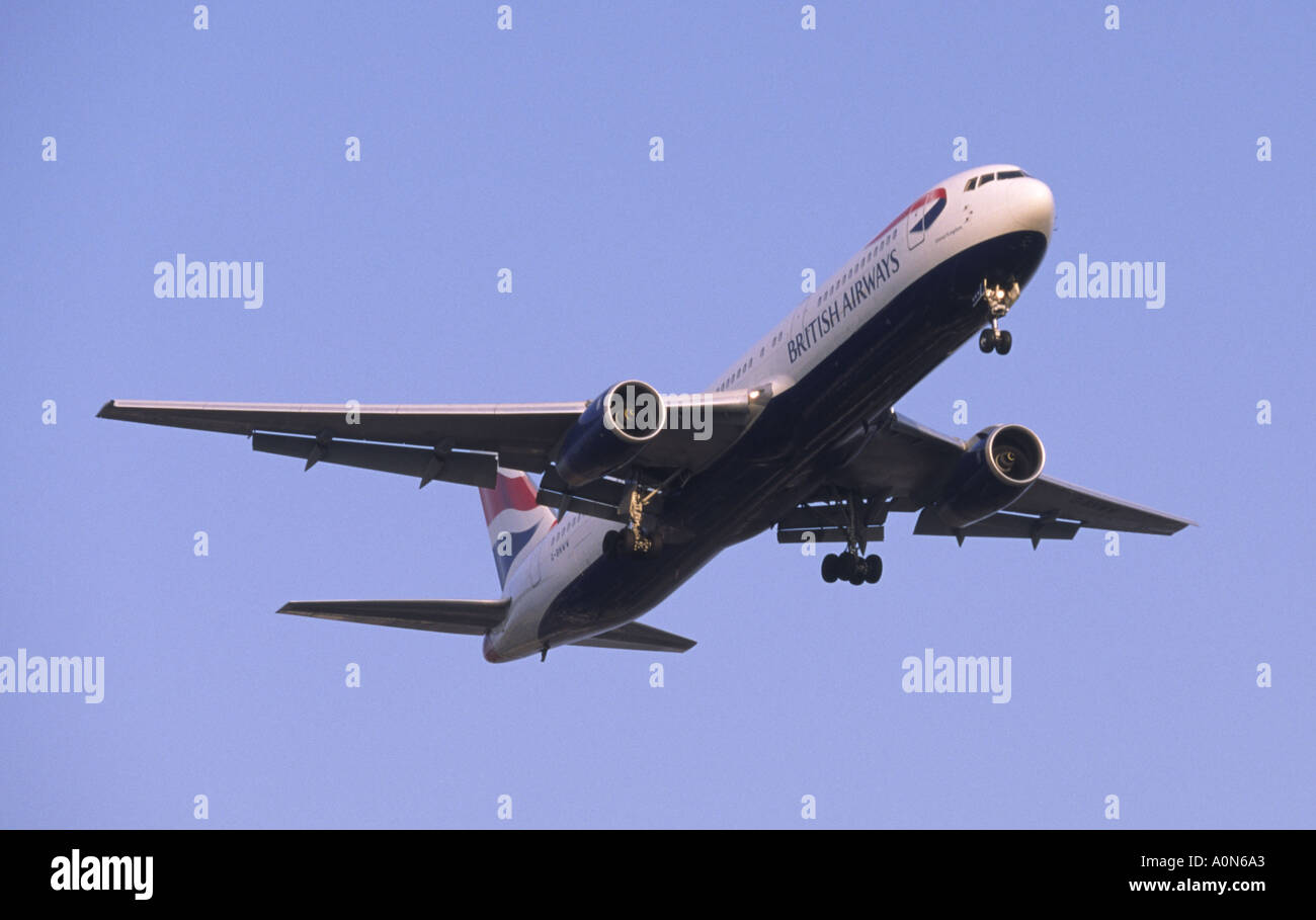 Boeing 767 British Airways Landing Approach Heathrow Airport Stock ...