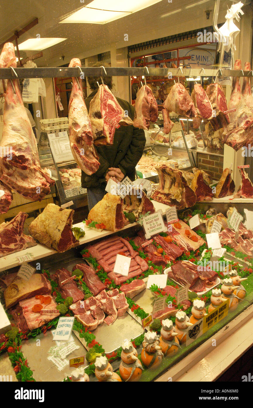 Turkey hanging in butchers shop hi-res stock photography and images - Alamy