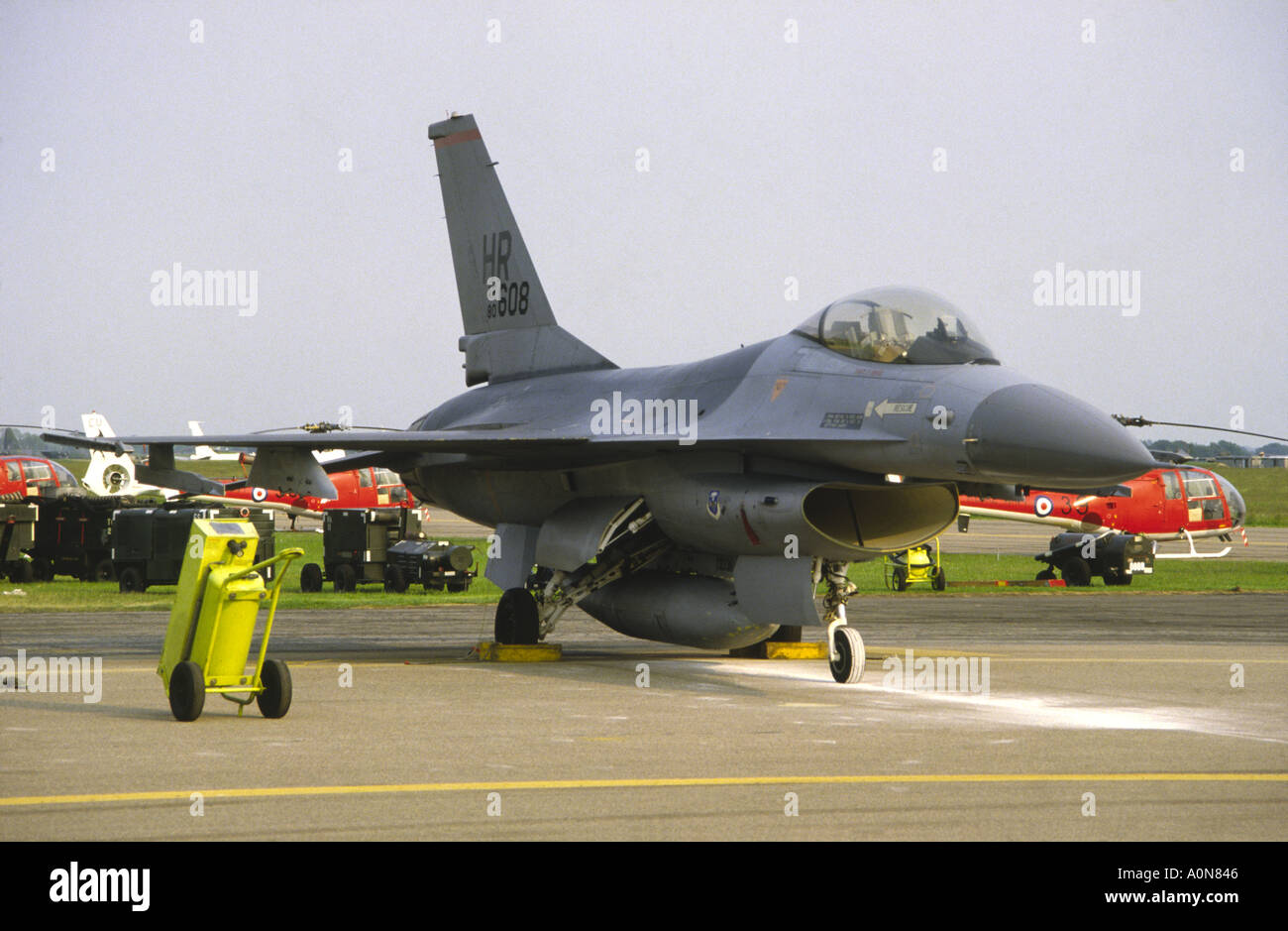 F 16a hi-res stock photography and images - Alamy