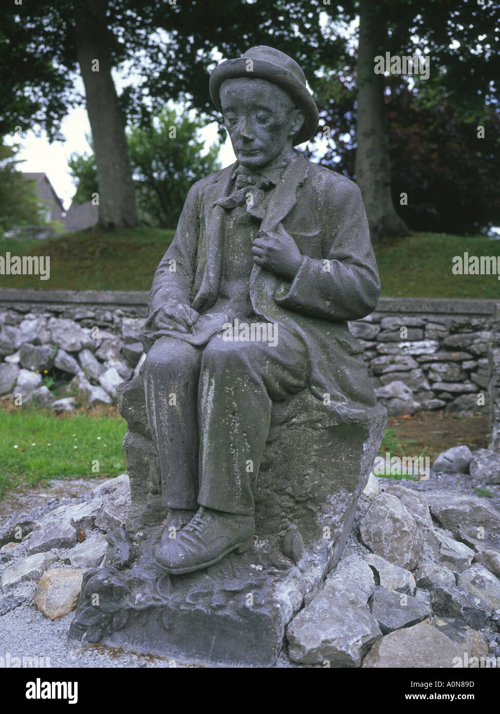 Pádraic ó conaire statue hi-res stock photography and images - Alamy