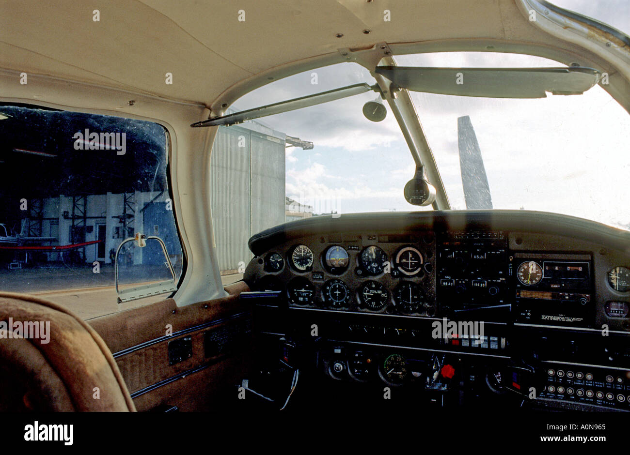Cockpit of a Cessna Light Aircraft Stock Photo - Alamy