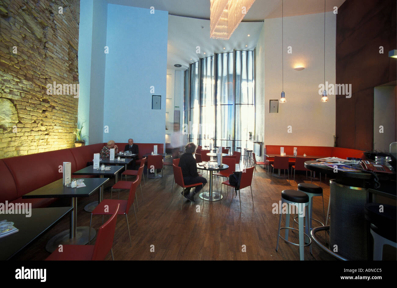 Cafe atelier hi-res stock photography and images - Alamy