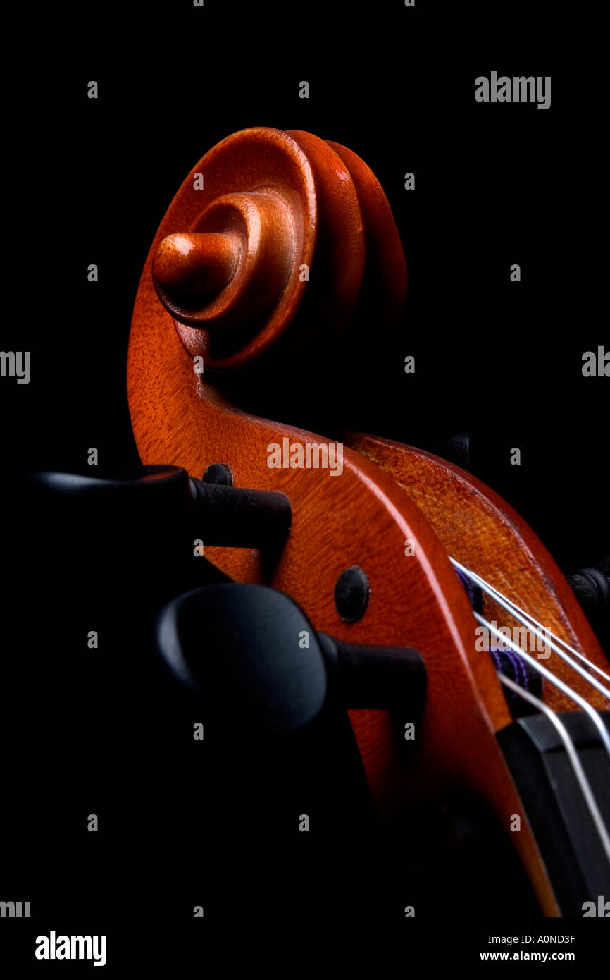Tone of violin hi-res stock photography and images - Alamy