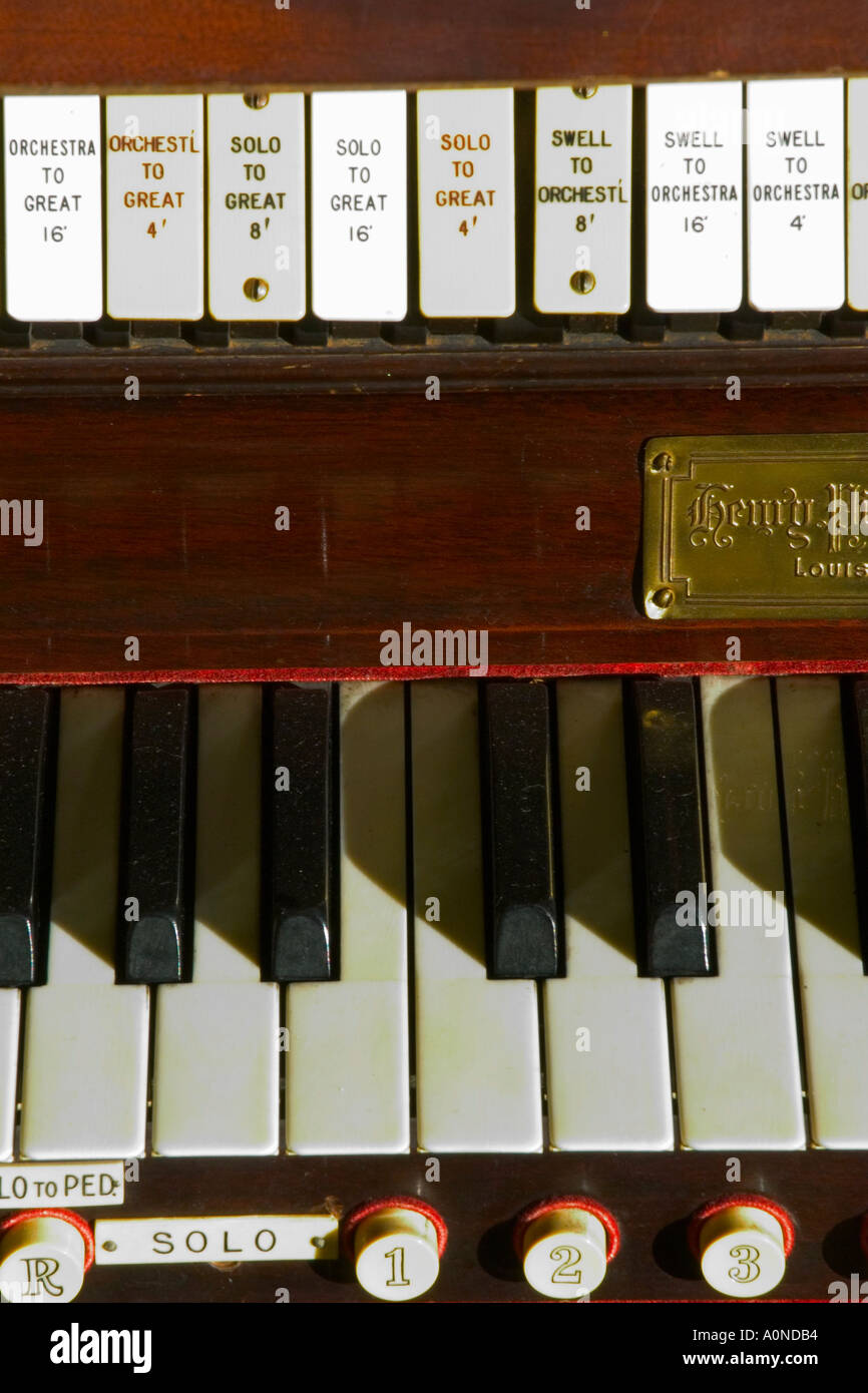 Pipe organ keyboard hi-res stock photography and images - Alamy