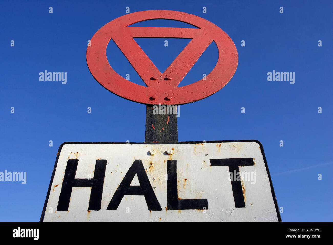 Halt at major road sign taken at the black country living museum ...