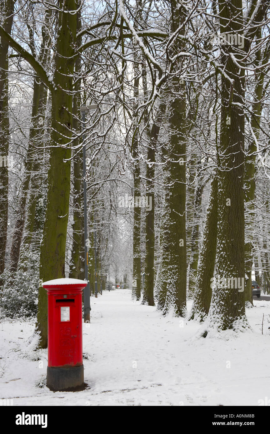 Pillar box in the snow hi-res stock photography and images - Alamy