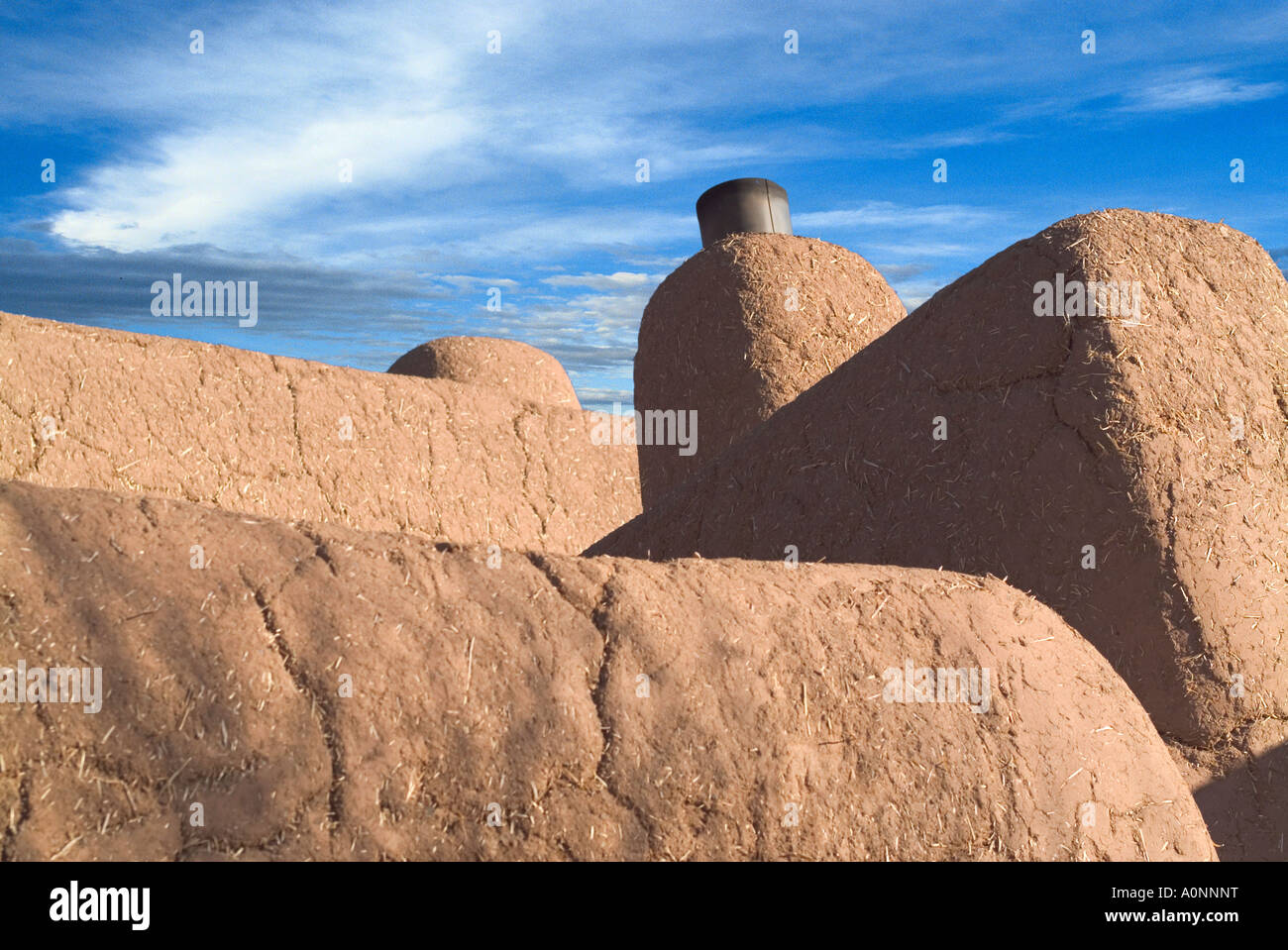 Texture of the old adobe walls hi-res stock photography and images - Alamy