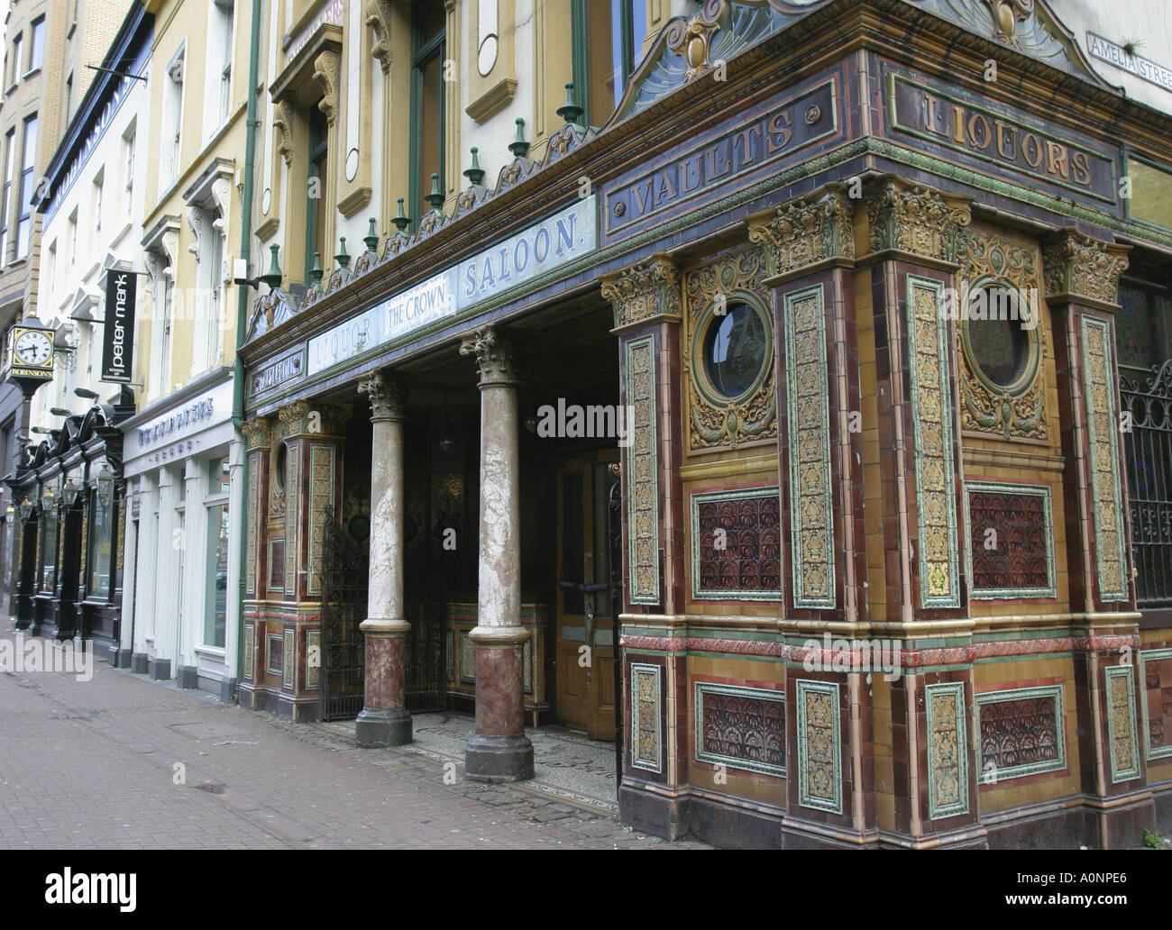 The Crown Bar Belfast Stock Photo - Alamy
