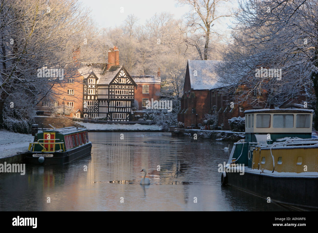 The packet house worsley, salford hi-res stock photography and images ...