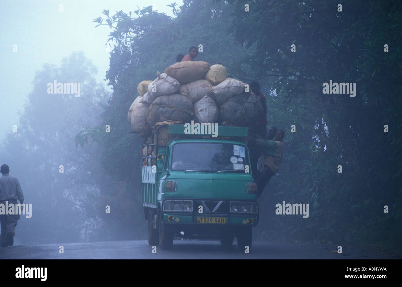 Truck transporting people africa hi-res stock photography and images ...