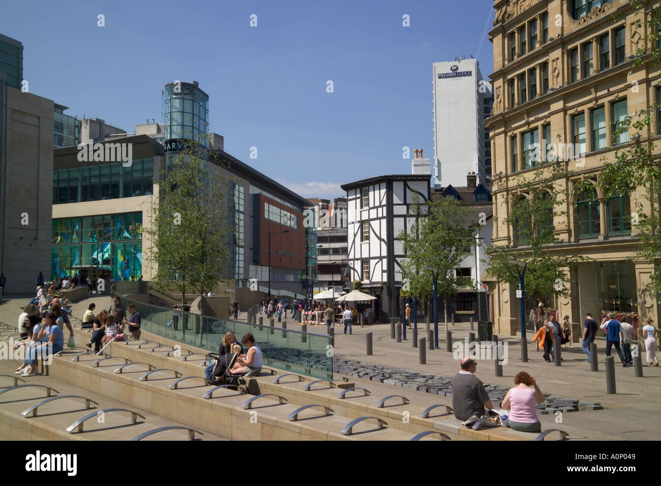 Manchester exchange square hi-res stock photography and images - Alamy